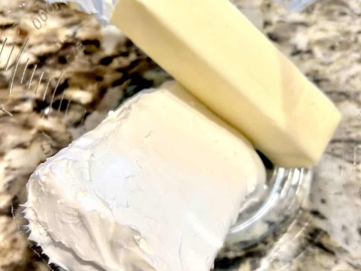 How to Make Irresistible Orange Glazed Cinnamon Yeast Rolls with a Hint ...