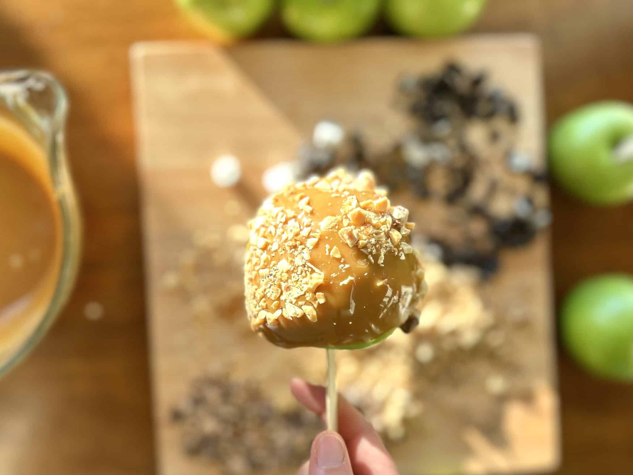 How to Make Perfect Caramel Apples with Kraft Caramels - Keep It Simple ...